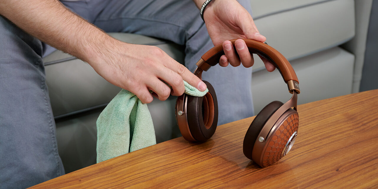 How to Clean Your Headphones and Keep Them in Good Condition